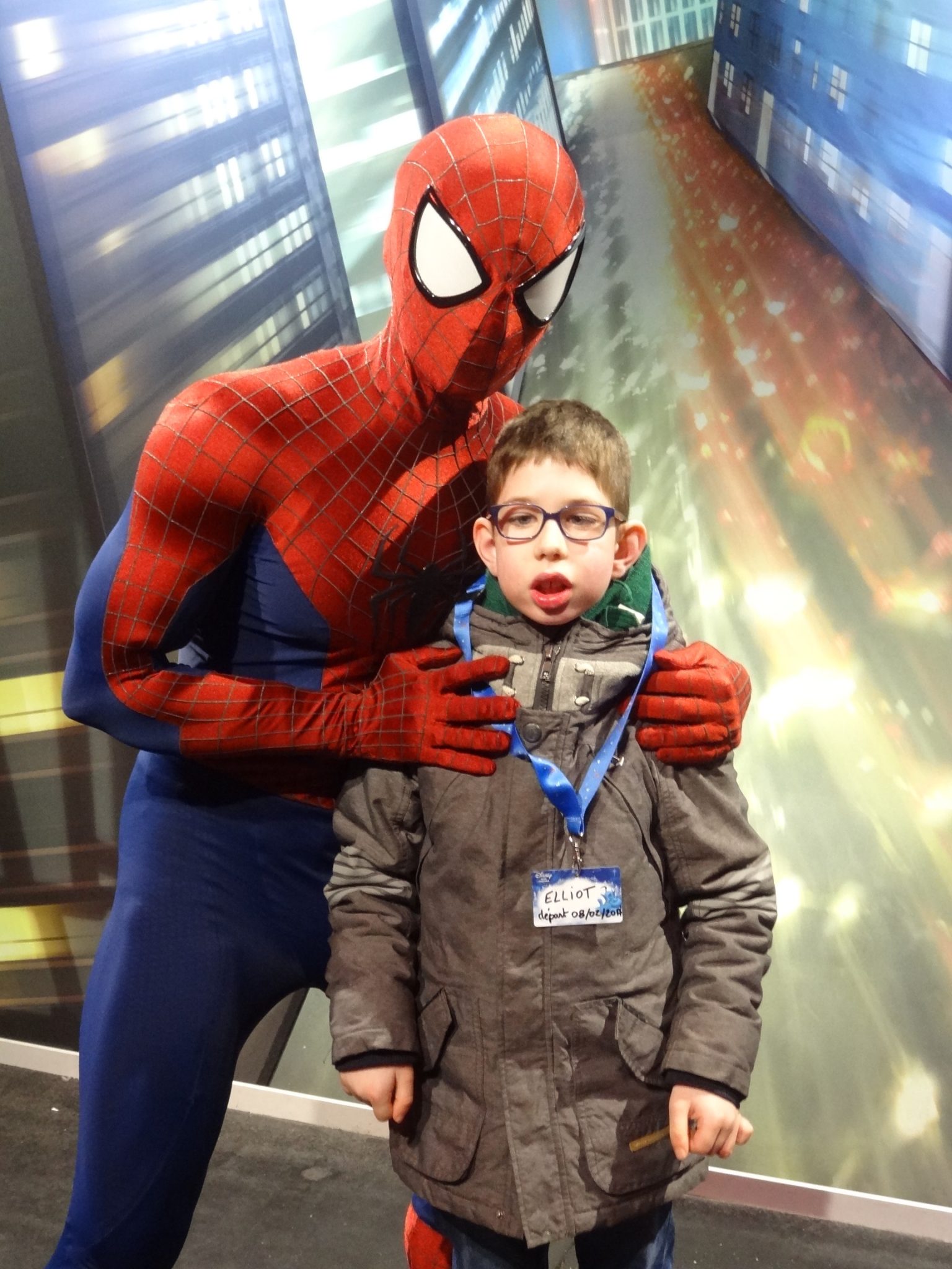 ELLIOT VA A DISNEY POUR VOIR SES IDOLES